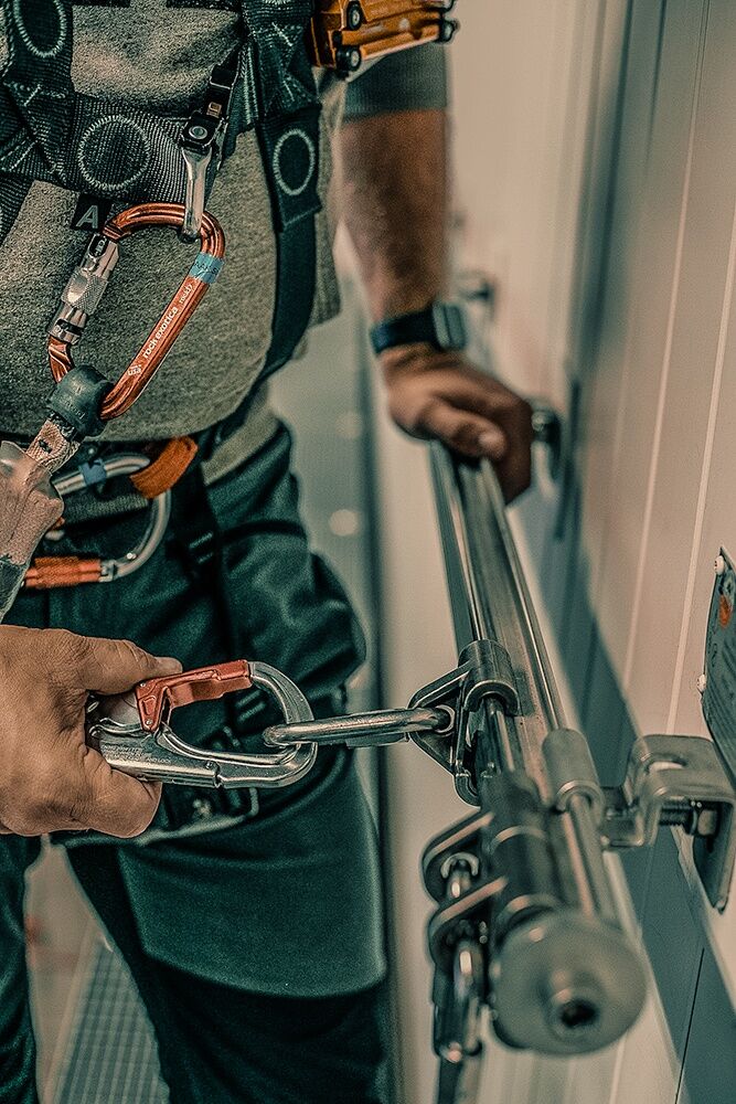 Fasta fallskyddssystem - AAK Safety